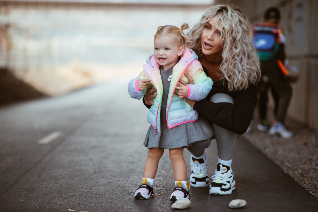 Nike Fam - Cara Loren